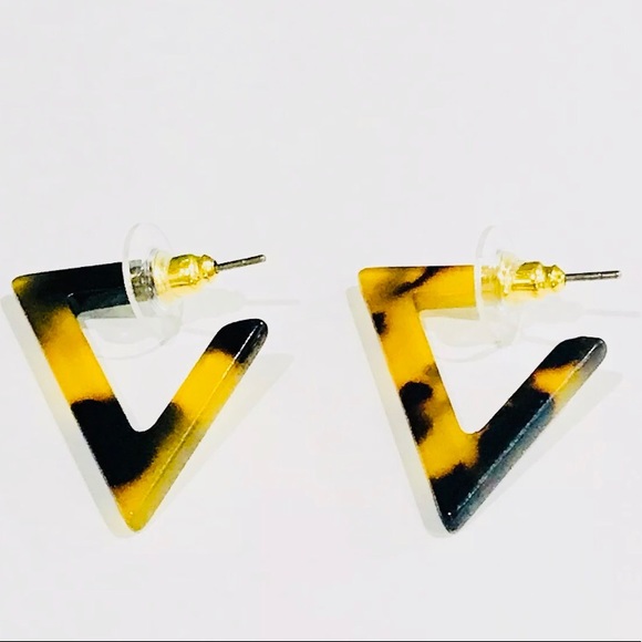 Jewelry | Tortoise Earrings V Shave Pearls 3 Styles Wearing | Poshmark